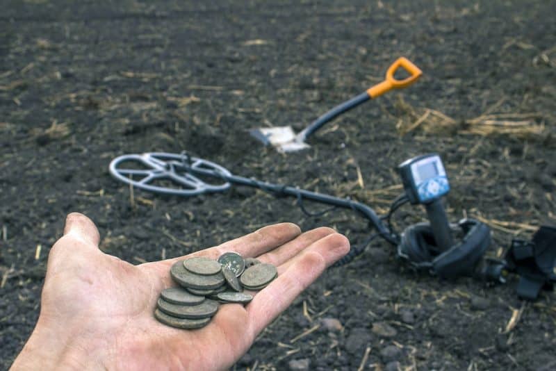 Best Metal Detector for Finding Coins